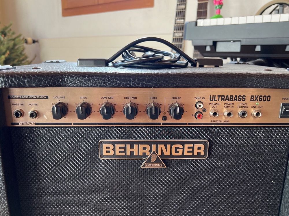 Behringer Ultrabass BX600 (Gebraucht) in Horw für CHF 45 – mit ...