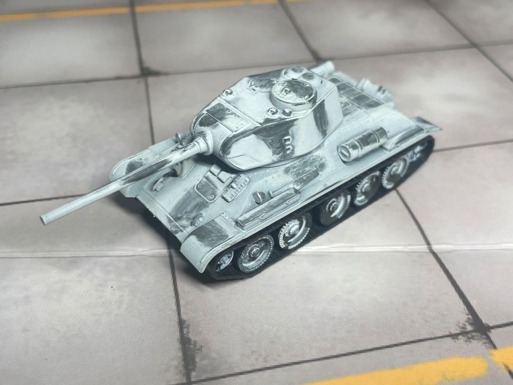 Panzer T-34/85 Winter camouflage 1/87 (Neu und originalverpackt) in ...