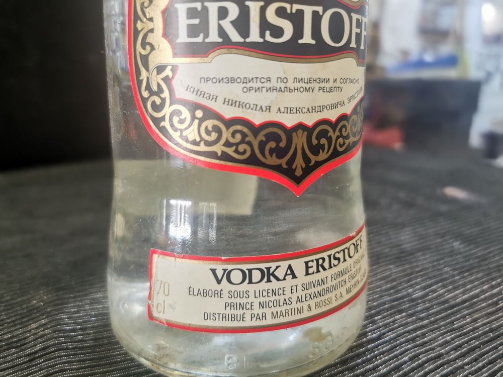 ANCIENNE BOUTEILLE DE VODKA ERISTOFF ENTAMÉE (Gebraucht) in Genève für ...