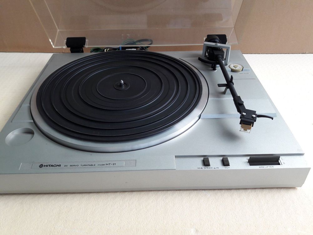 PLATTENSPIELER HITACHI HT-21 (Neu (gemäss Beschreibung)) in Goldau für ...