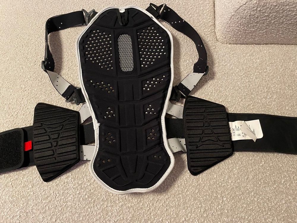 Atomic Back Protector - Ski or Snowboard (Gebraucht) in Au ZH für CHF ...