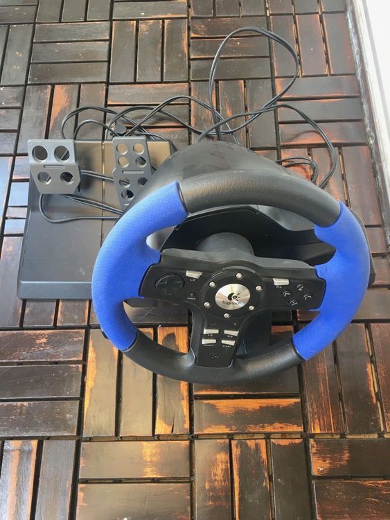 Volant et pédalier Logitech pour PS2 | Kaufen auf Ricardo