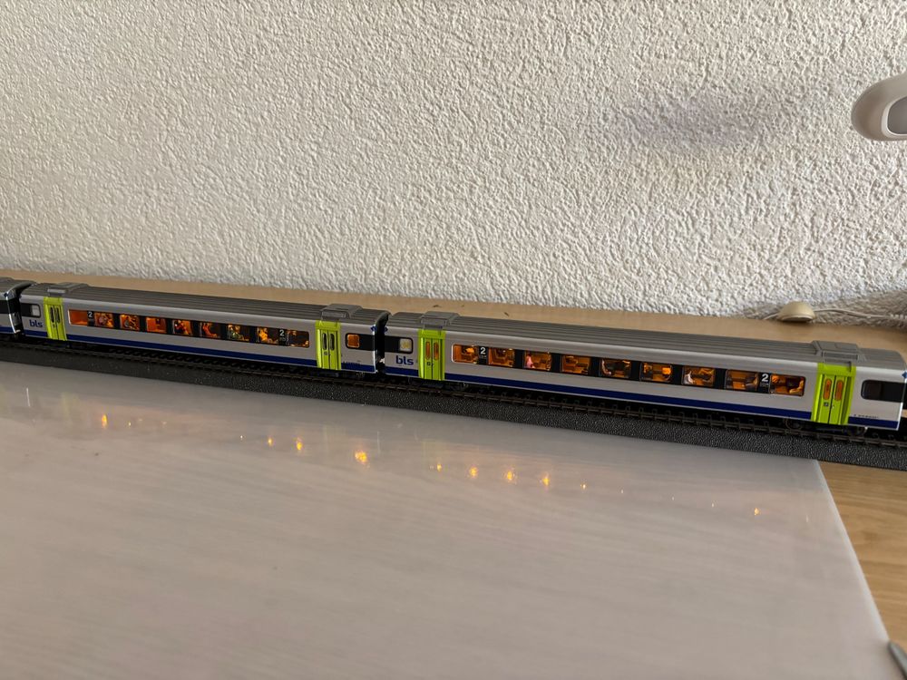 BLS Personenwagen EW III von Liliput (Gebraucht) in Glis für CHF 220 – mit Lieferung auf Ricardo ...