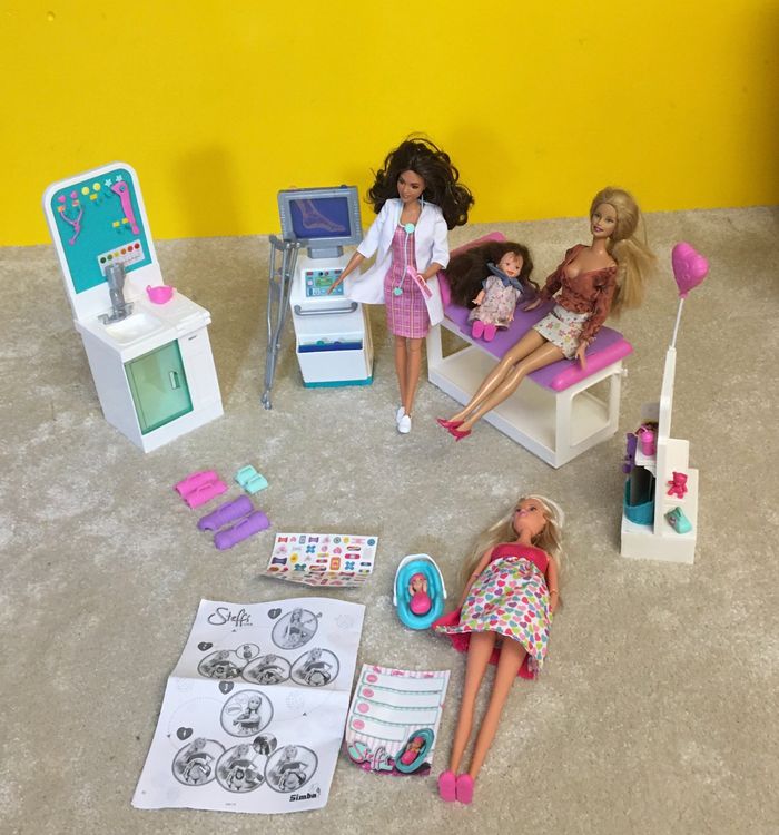 Barbie Arztpraxis mit Steffi schwanger Babybauch (Gebraucht) in Studen ...