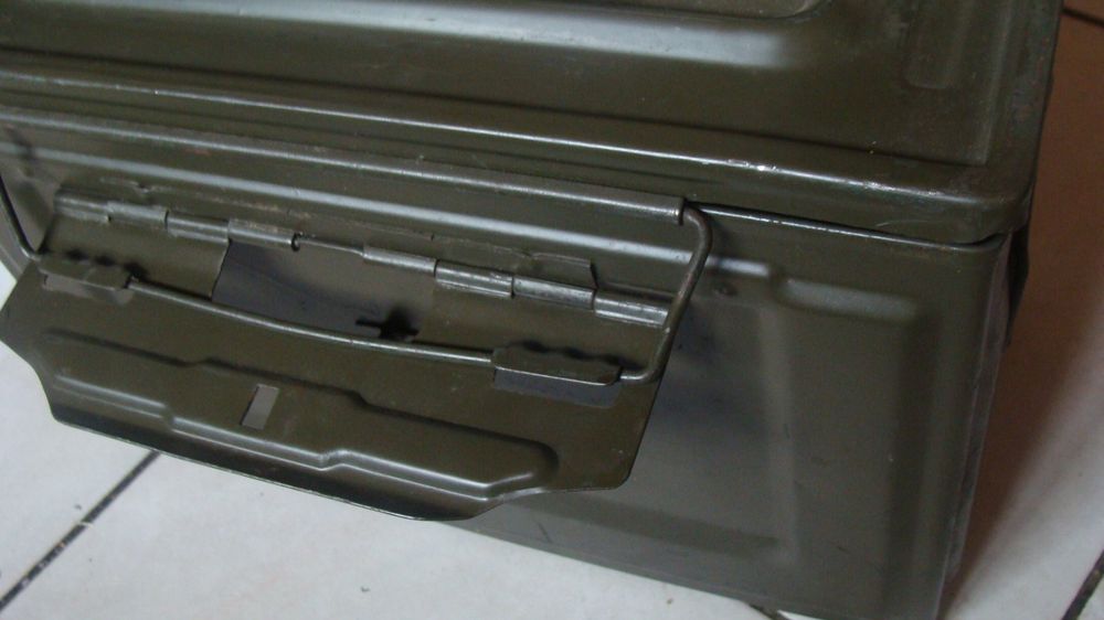 1 caissettes à munitions militaire, comme neuve. (D'occasion) à Cuarny ...