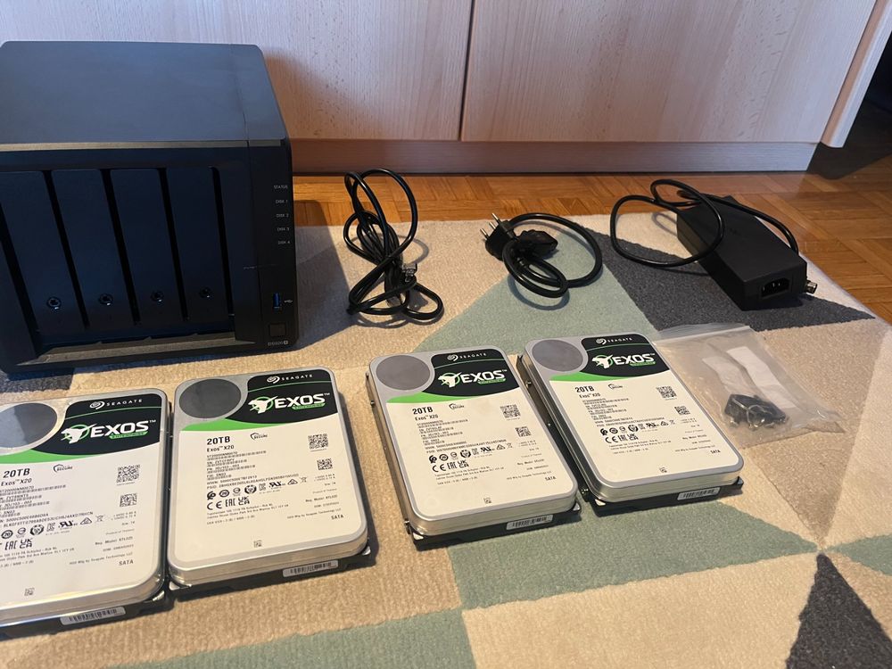 NAS Synology DS920+ avec 4 disques 20TB (Gebraucht) in Sierre für CHF 1000 – mit Lieferung auf ...