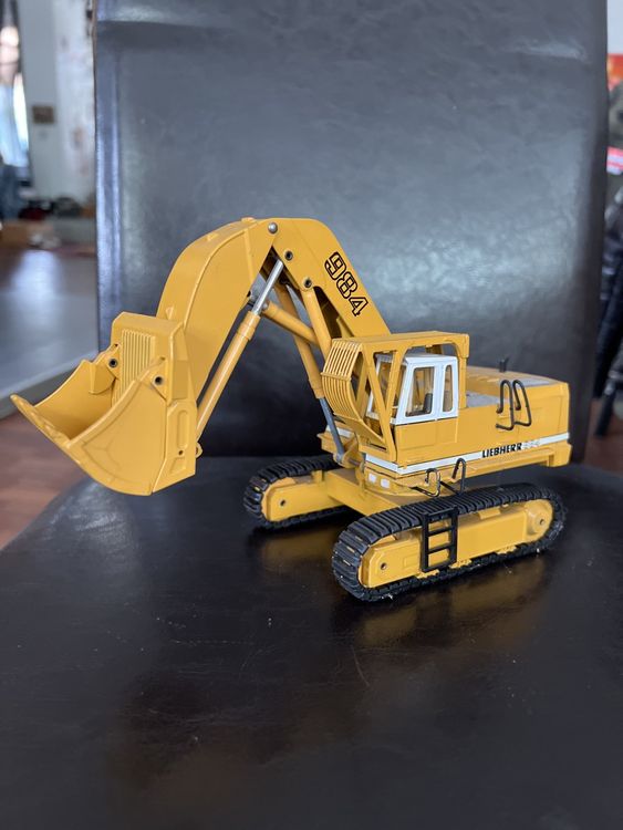 Liebherr Modell R984 Hochlöffelbagger im Maßstab 1:50 (Gebraucht) in Künten für CHF 29 – mit ...