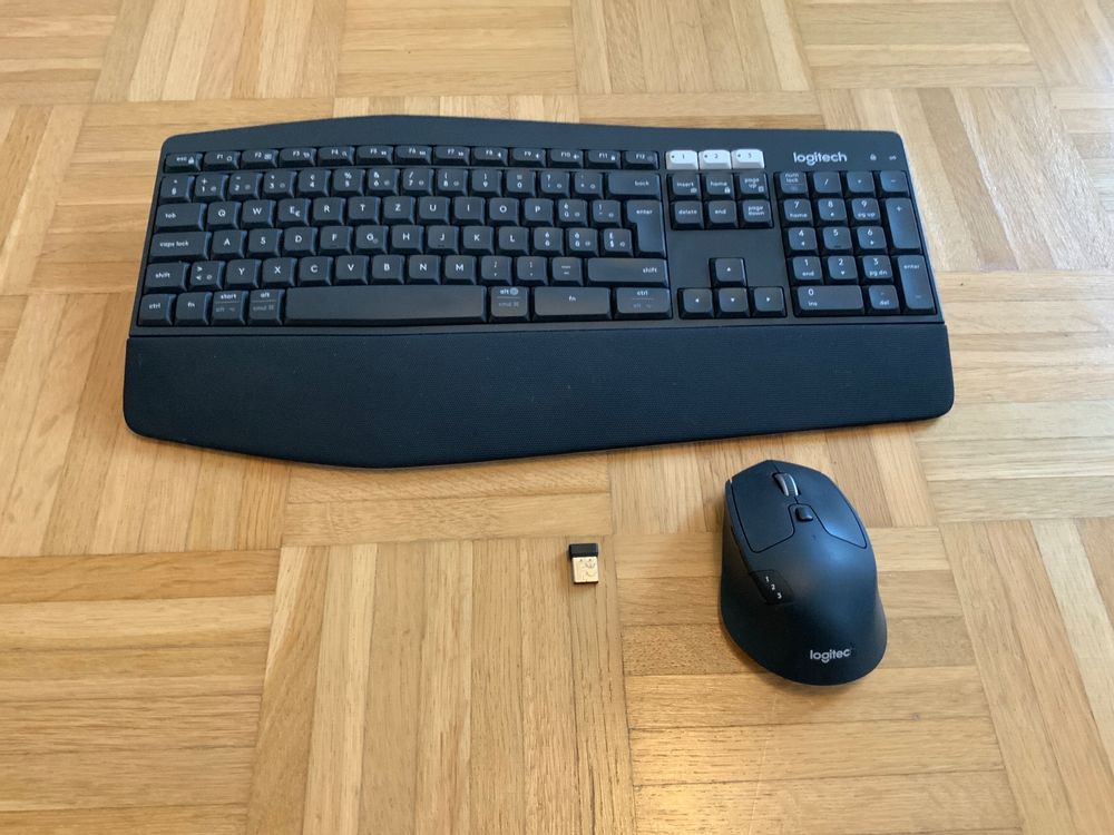 Cordless Logitech K850 Swiss keyboard + M720 mouse (Gebraucht) in ...