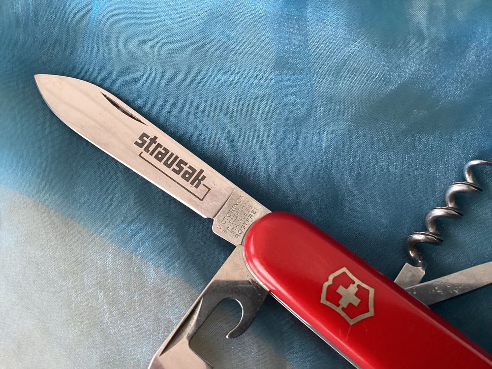 Victorinox / 2 Sackmesser (Gebraucht) in Beinwil am See für CHF 30 – mit Lieferung auf Ricardo ...