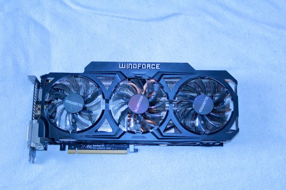 Grafikkarte Gigabyte Windforce GV-N7800C 3GB (Gebraucht) in Oberuzwil ...