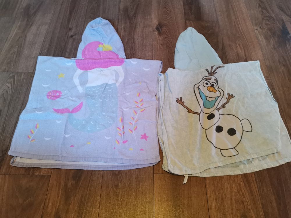 2 Badeponcho Meerjungfrau Elsa Frozen Olaf 2- 5 jährig (Gebraucht) in ...