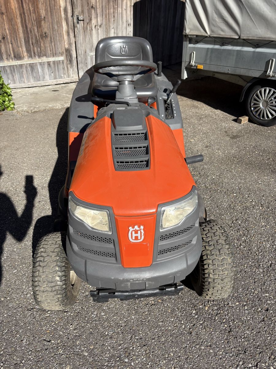 Husqvarna Rasentraktor TC 138, Top Zustand! (Gebraucht) in Adlikon b ...