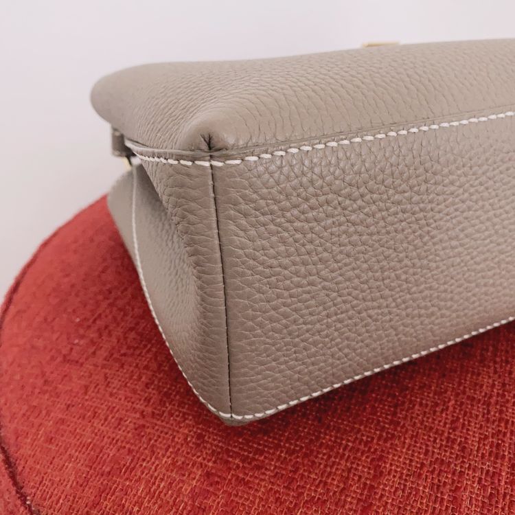 Bally Layka Leather Top Handle Bag In Light Brown | Kaufen auf Ricardo