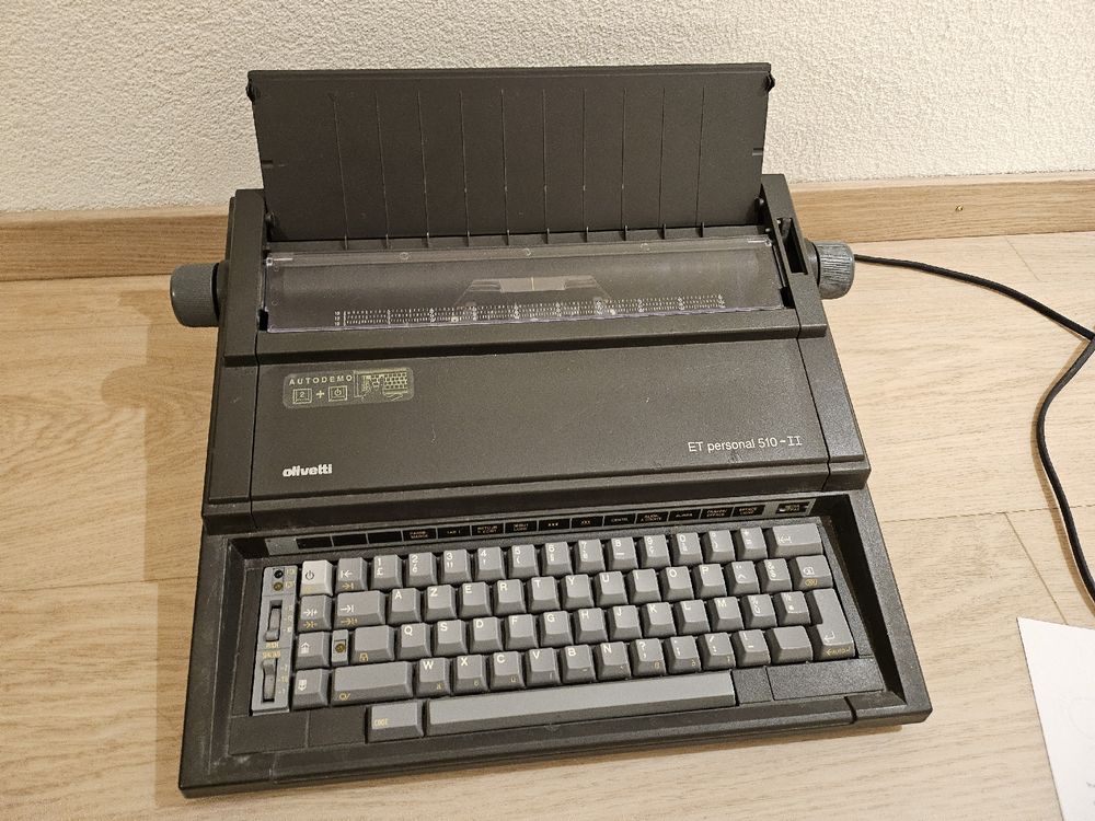 Machine à écrire électrique Olivetti ET 510-II (Gebraucht) in La Joux FR für CHF 20 – mit ...