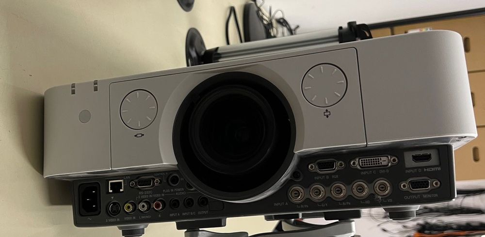 Sony Data Projector (Gebraucht) in Basel für CHF 50 – nur Abholung auf ...