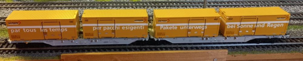 Roco 66564 AAE Sggmrs mit 4 Postcontainer (Gebraucht) in Echallens für ...