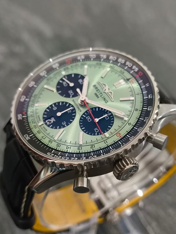Breitling Navitimer B01 Chronograph 43 Mint Green (Gebraucht) in ...