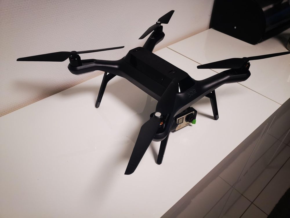 Drohne 3DR SOLO mit 5 AKKU Cam HERO 4 Propeller Schutzbox | Kaufen auf Ricardo