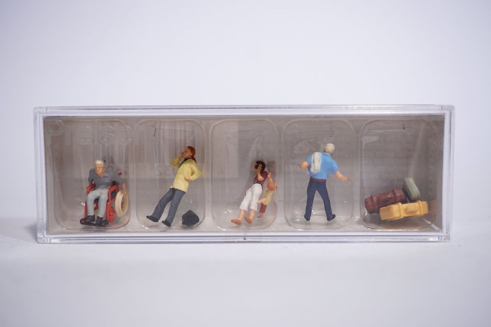 4œ Preiser HO 10469 Passanten (Gebraucht) in Thun für CHF 18.9 – mit ...