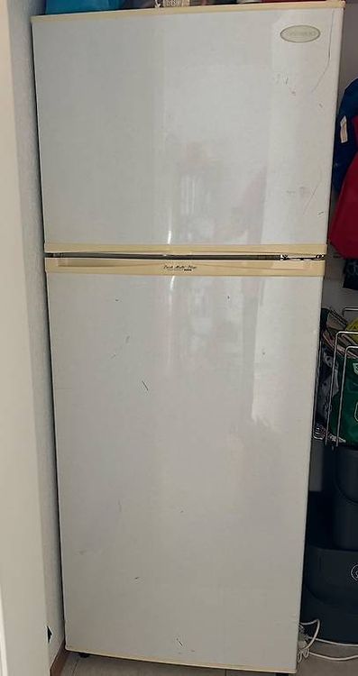 Frigo Congélateur / Fridge Freezer (Gebraucht) in Chernex für CHF 150 ...