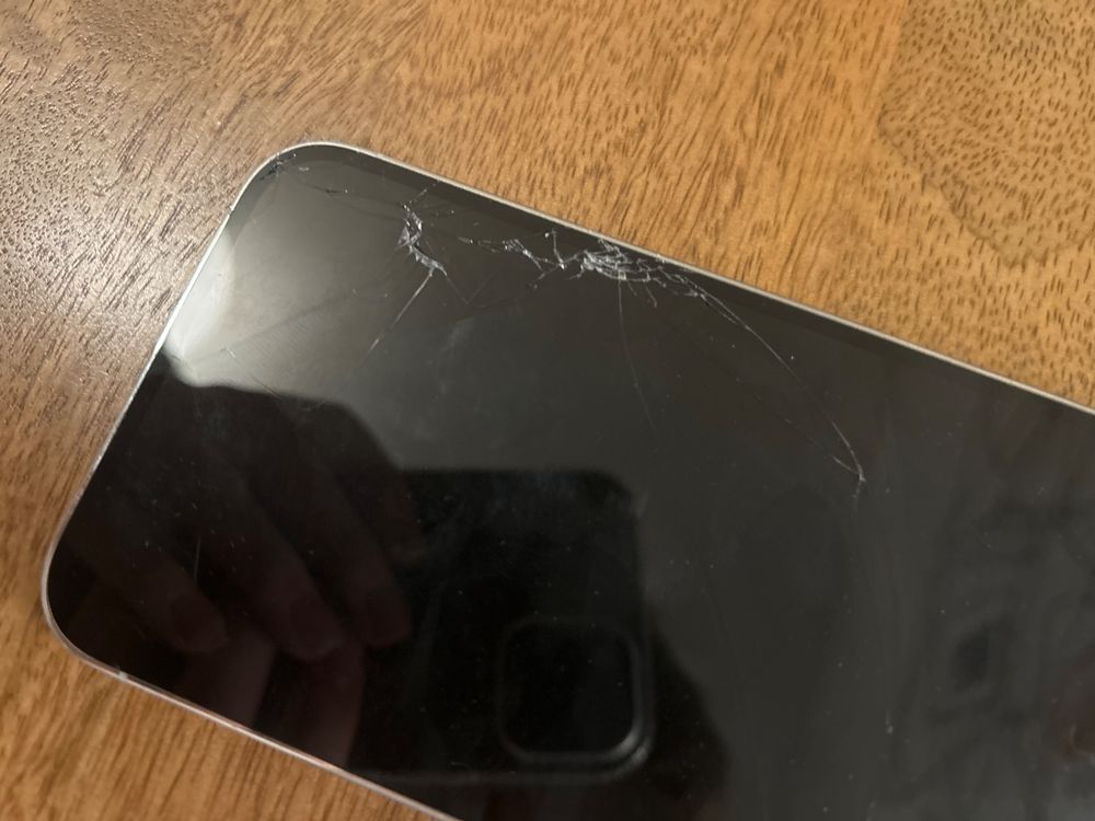 iPhone 12 Pro Max 128gb écran cassé | Kaufen auf Ricardo