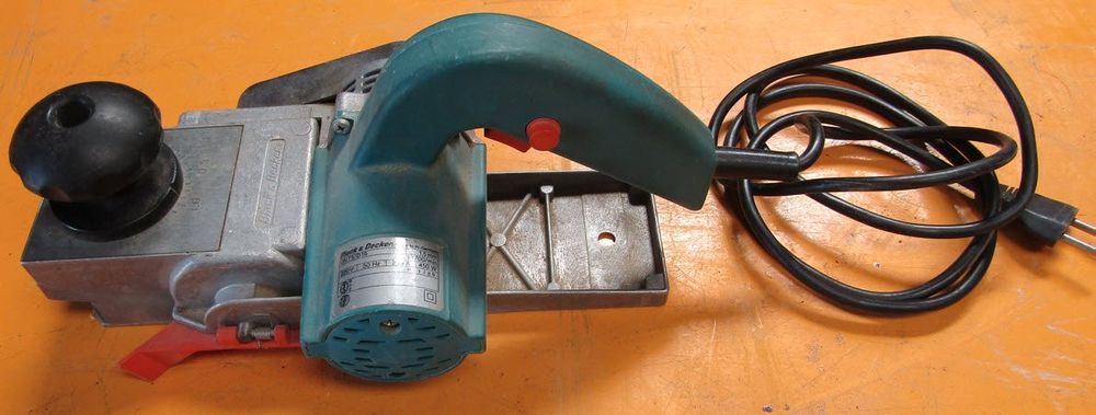 Handhobel BLACK UND DECKER, DN75/D16 (Gebraucht) in Bleiken für CHF 6 – mit Lieferung auf ...