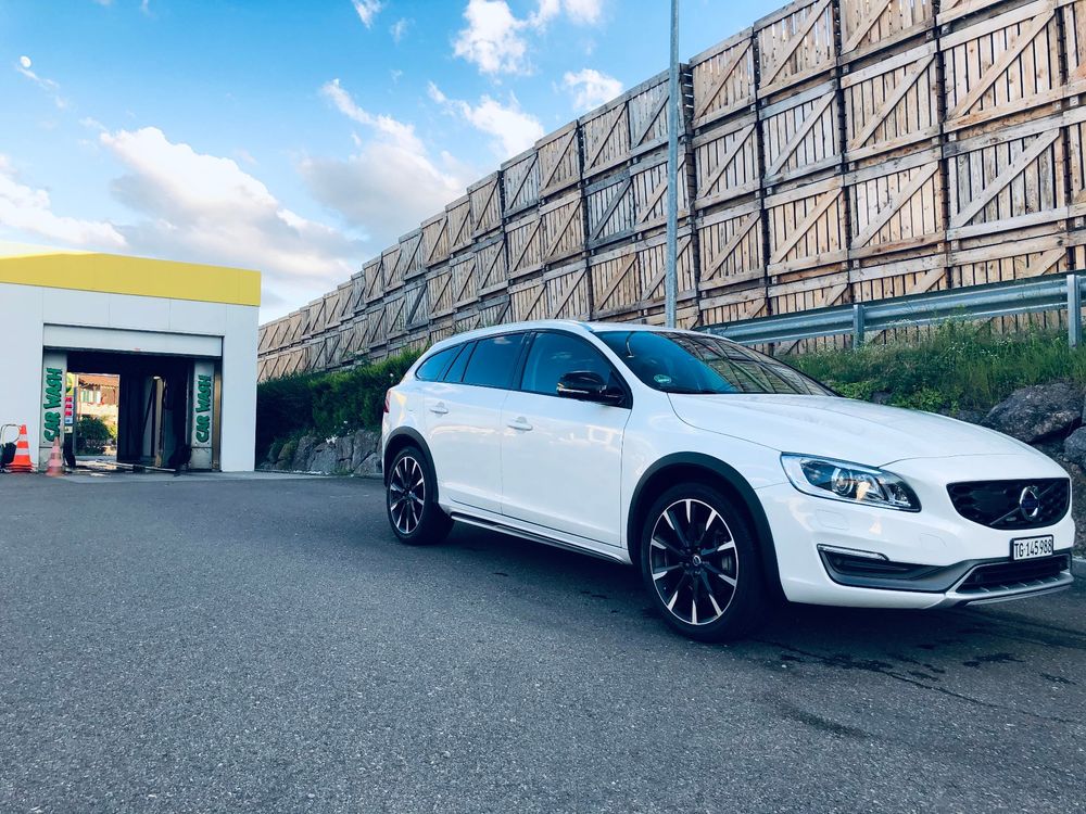 Volvo V60 CC T5 in TOP Zustand (Gebraucht) in Niederneunforn für CHF ...