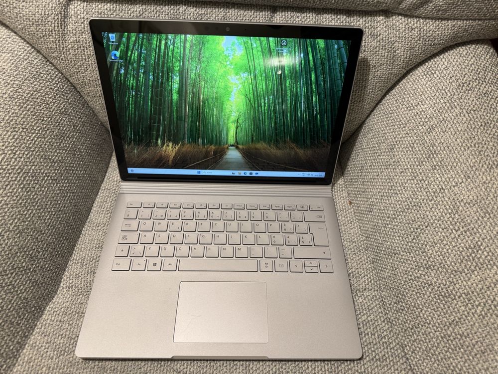 Microsoft Surface Book 2 – i7 / 8 GB / 256 GB SSD (Gebraucht) in ...