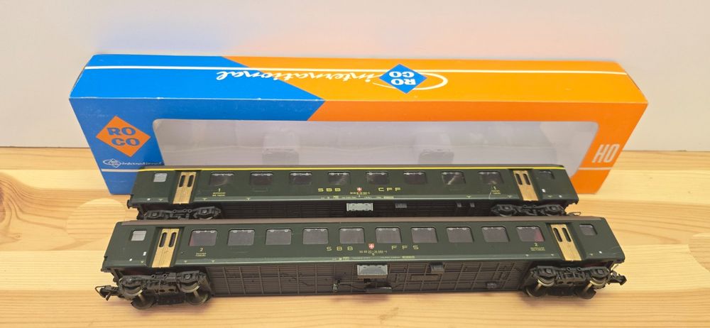 Roco 4239 Personenwagen 1.Kl SBB + 4239 A 2. Klasse (Neu (gemäss ...