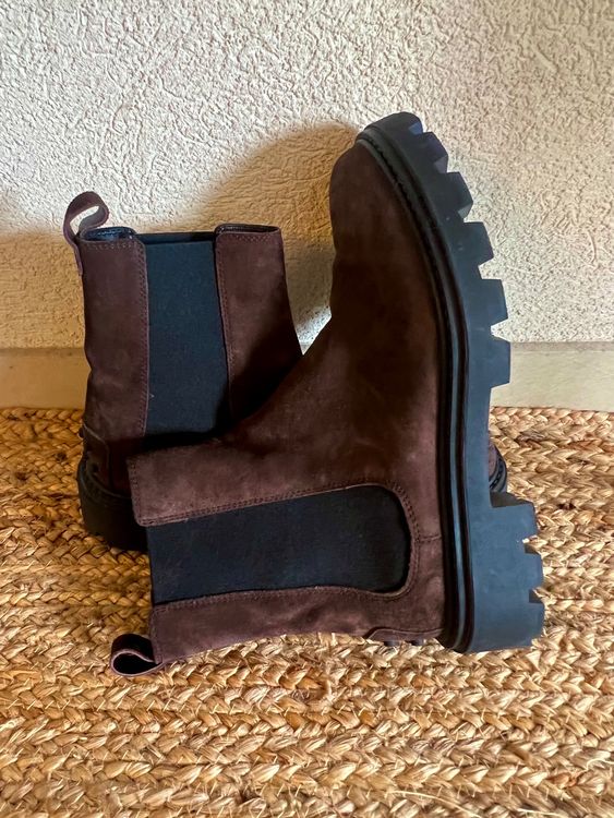 Tod’s Chelsea Boots en daim marron (Gebraucht) in Nyon für CHF 206 ...