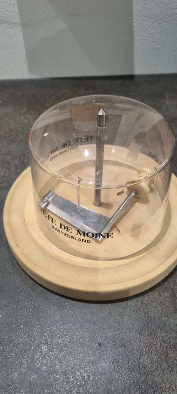 Girolle für Tête de moine - Neuwertig (D'occasion) à Spiegel b. Bern ...