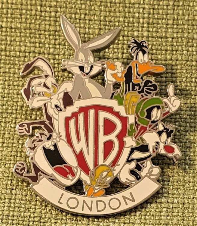 O453 - Pin Warner Brothers / WB LONDON (Gebraucht) in Reinach BL für ...
