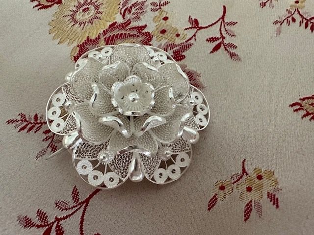 Tracht, Trachtenbrosche, Berner Tracht, Silber (Gebraucht) in Hindelbank für CHF 160 – mit ...