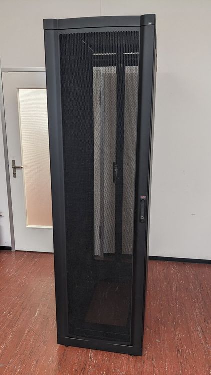 Server-Rack APC 42HE 19 Zoll (Gebraucht) in Romanshorn für CHF 52 – nur ...