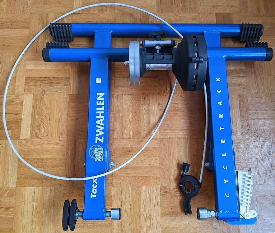 Tacx Rollentrainer Cycle Track, blau, klappbar / faltbar (Gebraucht) in ...