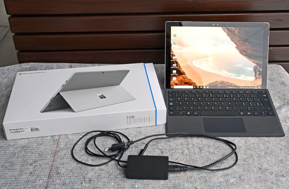 Surface Pro 4, Intel i5, 16GB RAM, zeitweise brummend (Gebraucht) in ...