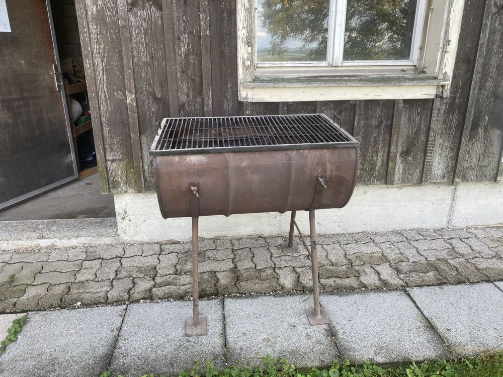 Rustikaler Grill aus Ölfass für Gartenparty (Gebraucht) in Ruswil für ...