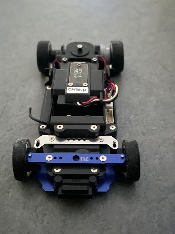 Kyosho Dnano Aston Martin neu, komplett umgebaut (Neu (gemäss ...