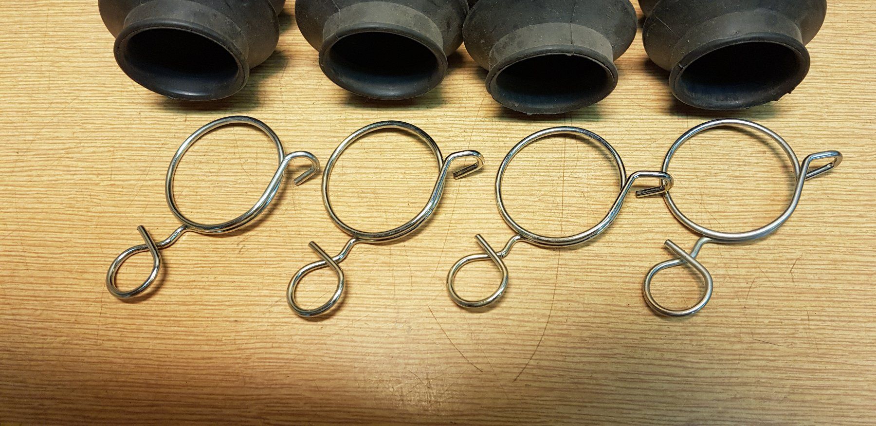 4 Federgabel Gummis mit Briden für Kabelführung, neu NOS (Neu (gemäss ...