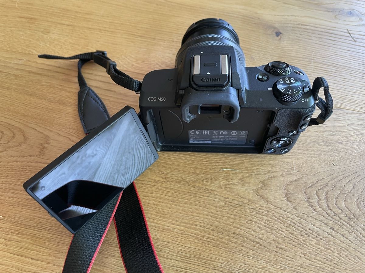 Canon EOS M50 Kit 15-45mm IS STM + Tasche (Gebraucht) in Winterthur für ...