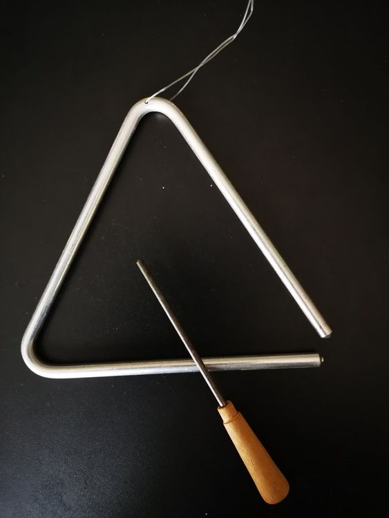 Triangel mit Schlegel, Musikinstrument (Gebraucht) in Liestal für CHF 6 ...