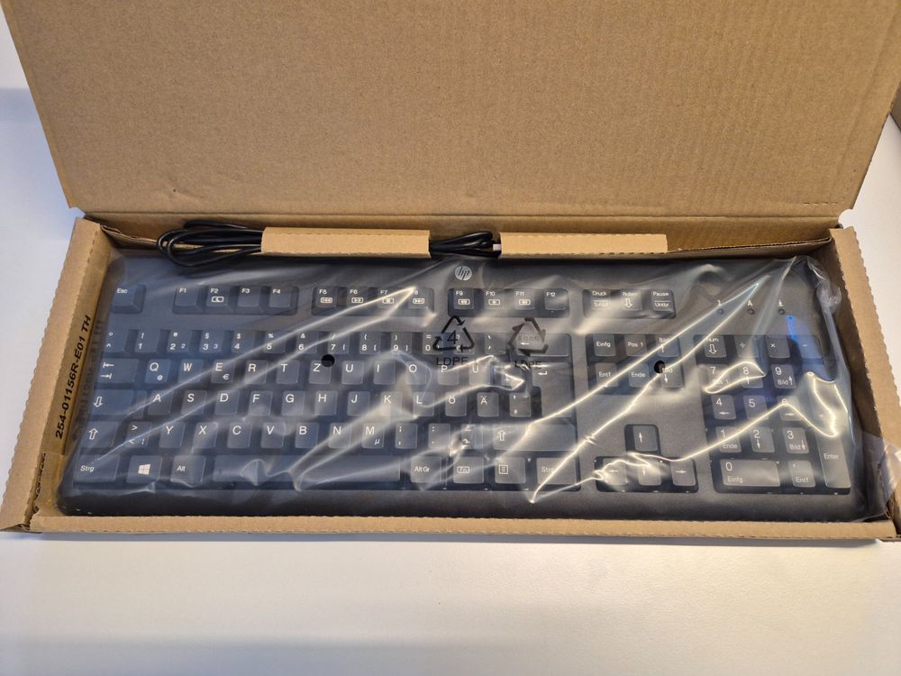 Original HP Tastatur (NEU) Swiss Keyboard (Neu und originalverpackt) in ...