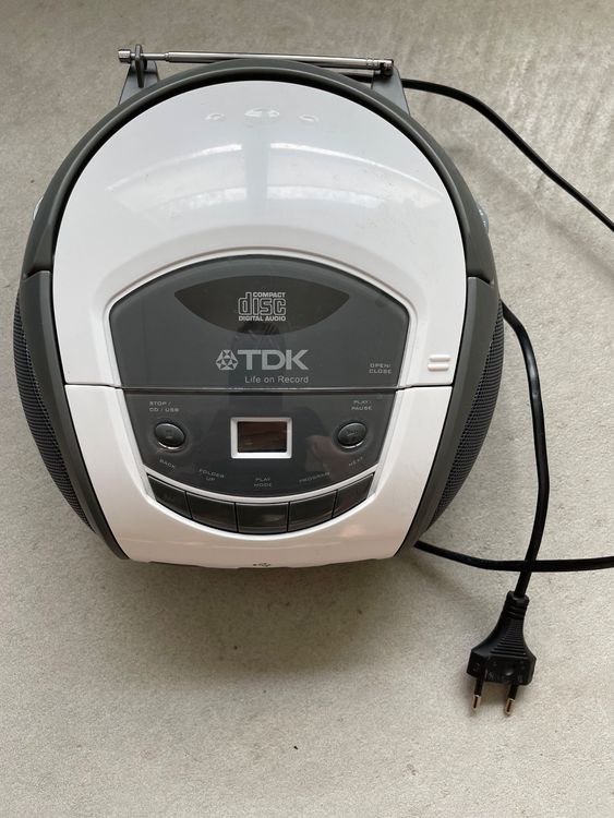 Lecteur CD + Radio TDK (Gebraucht) in Ins für CHF 11 – mit Lieferung ...
