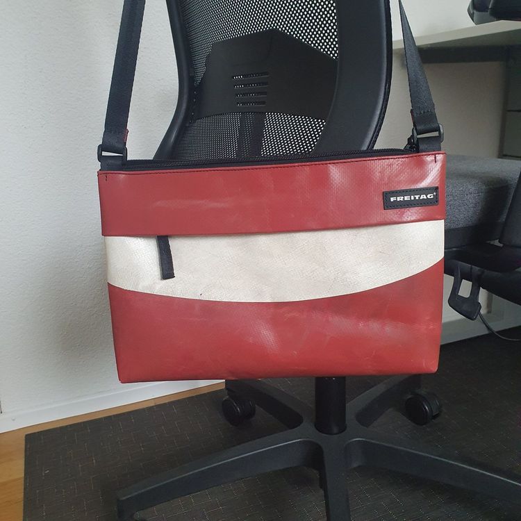 Freitag F553 LOU, rot | Kaufen auf Ricardo