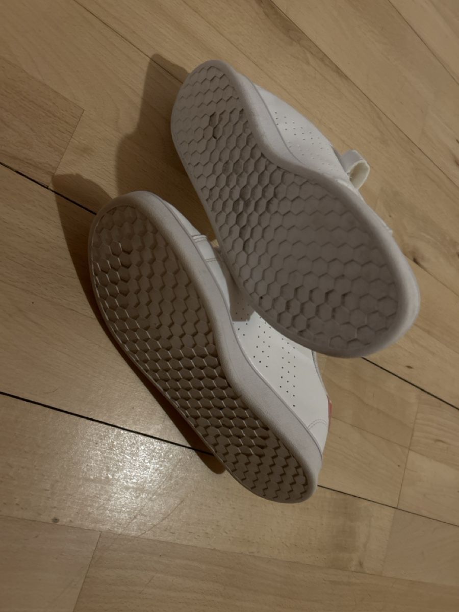 Adidas Advantage, blanche/rose, taille 35, fille 👧🏻 (D'occasion) à ...