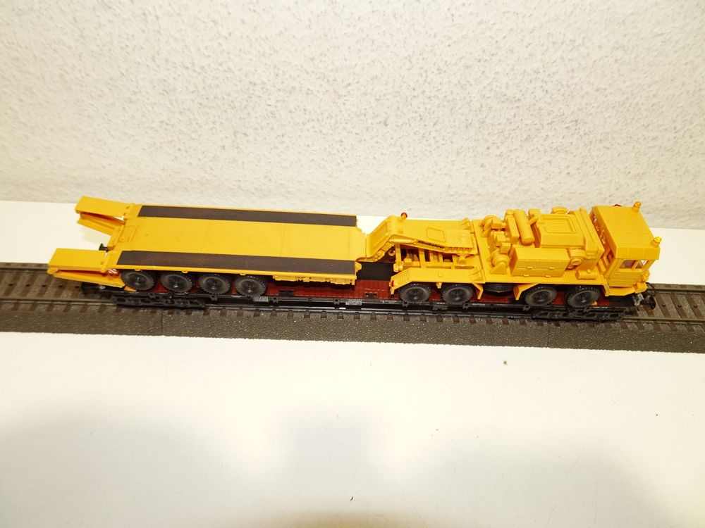 Roco Güterwagen beladen mit Schwerlast LKW HO (2) (Gebraucht) in für ...