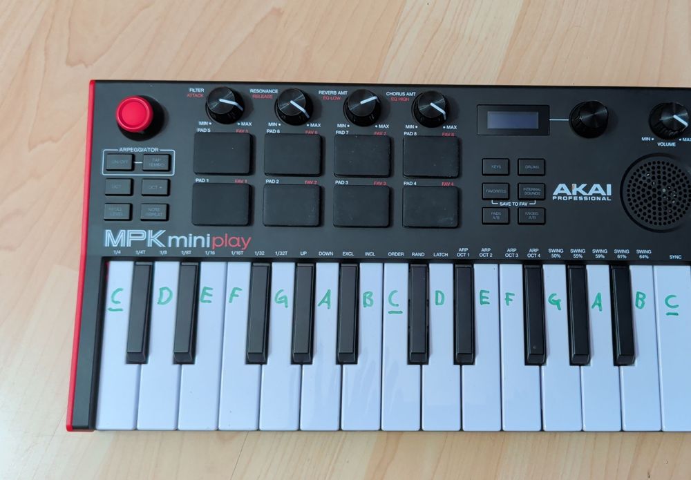 Akai MPK Mini Play - Kompaktes Keyboard für Musiker! (Neu (gemäss ...