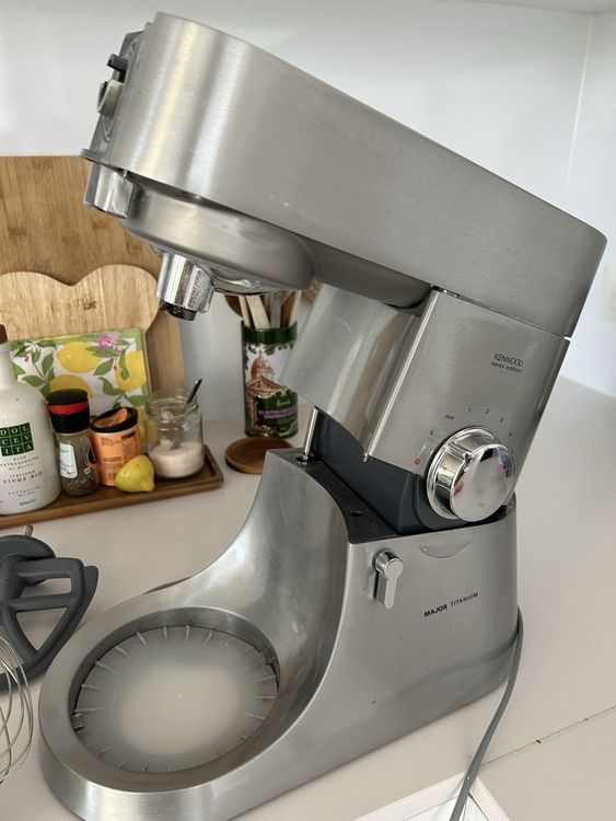 Kenwood Major Titanium Kitchen Machine - Keine Attachments (Gebraucht ...