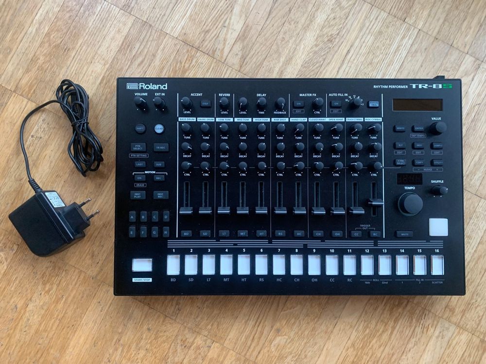 Roland TR8S Drummachine (Gebraucht) in Zürich für CHF 480 – mit ...