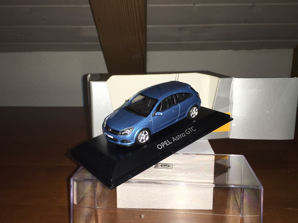 Opel Astra H GTC 1/43 Opel Factory Box - Minichamps (Neu (gemäss ...